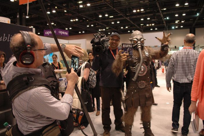 Battlefield Earth’s Terl Makes Debut in Chicago at Book Expo America ...